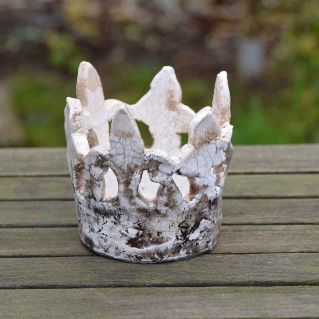 Vit krona i raku | Ljusfat, bordsdekoration för blommor m m